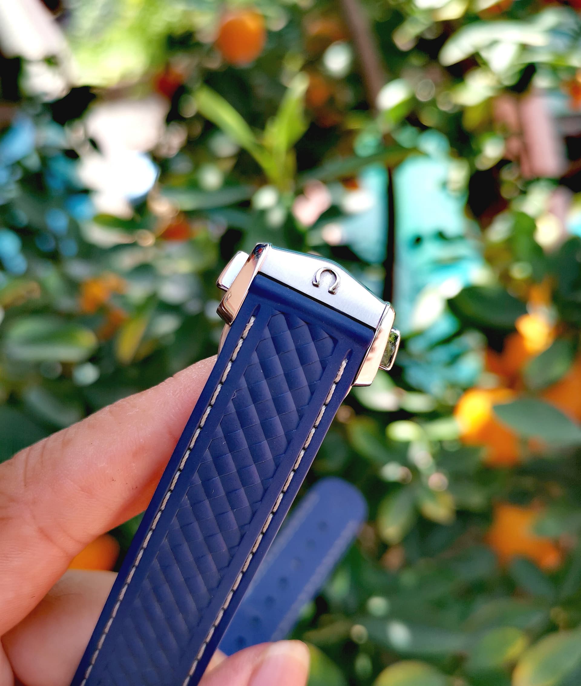 Omega AT 8900 blue dial 220.12.41.21.03.001 rubber strap 41mm với màu xanh deep blue đời mới ...